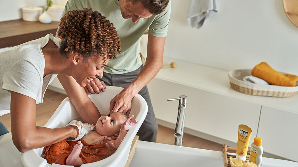 Bathtime bonding tips for babies and parents Magazine Weleda